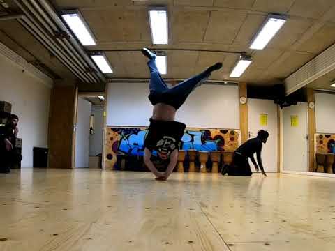 40+ and 50+ Breaking practice #rockingchairs #rockwellassociation #40fit #50fit #breakdance #bboys