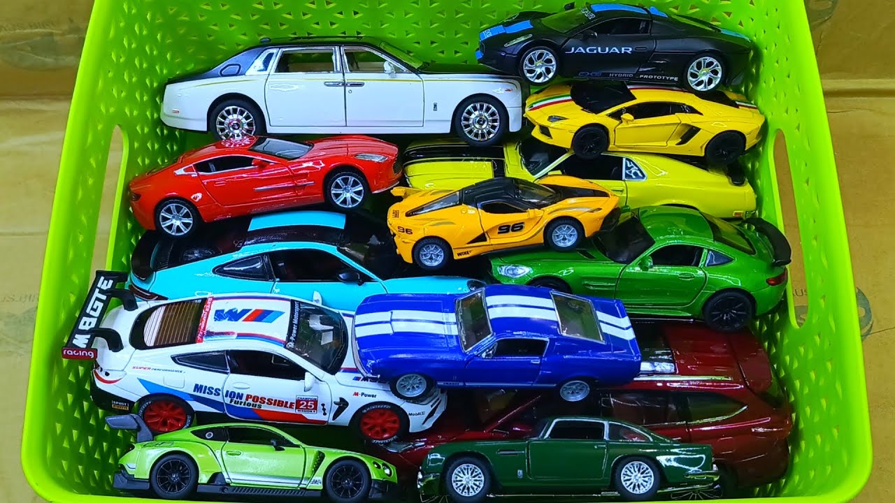 Box Full Cars Honda, Toyota, Supra, Tata, Volvo, Infiniti, Bugatti ...