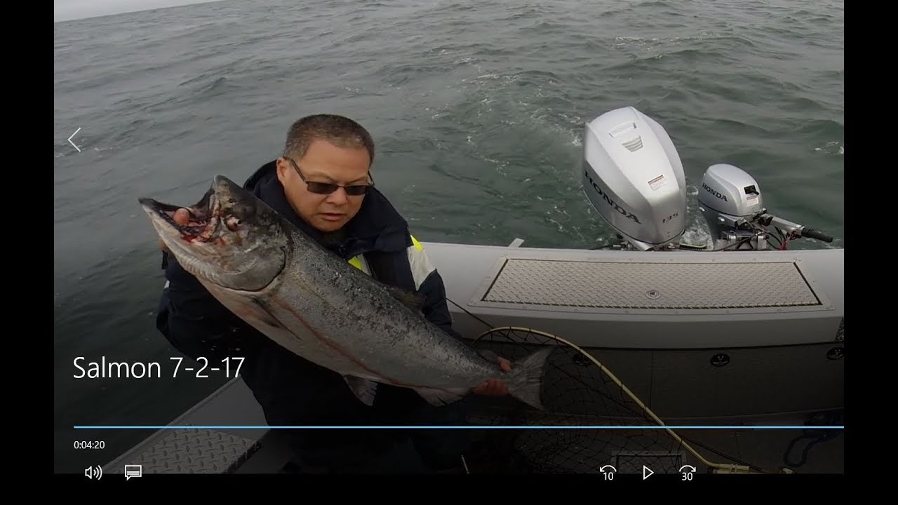 Half Moon Bay Salmon Fishing 7/2/17 My dad gets a 19lber. - YouTube