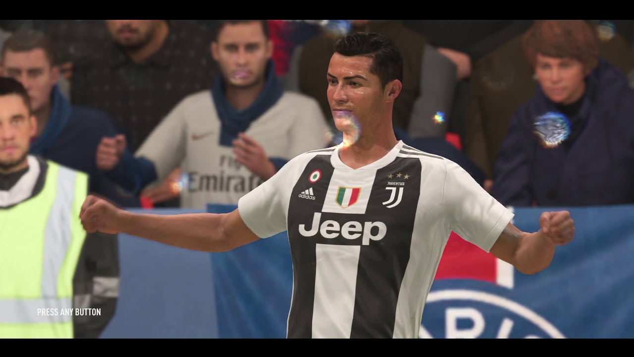 Playing fifa with my friend - YouTube