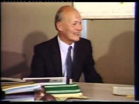 Terence Gregory OBE talks about the Coventry post war rebuild. - YouTube