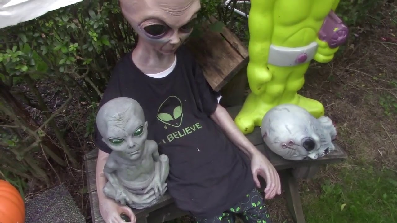 Halloween props Area 51 Theme - YouTube