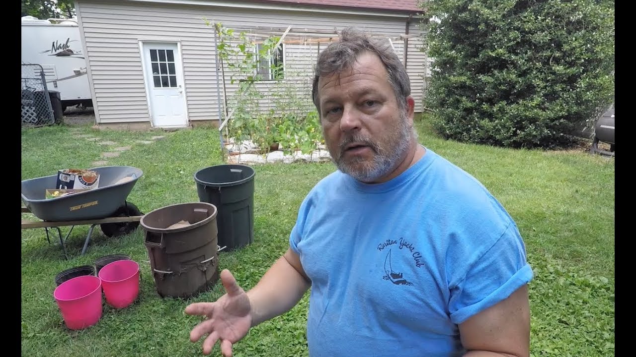 Build an outdoor worm bin + exploring my outdoor compost container ...