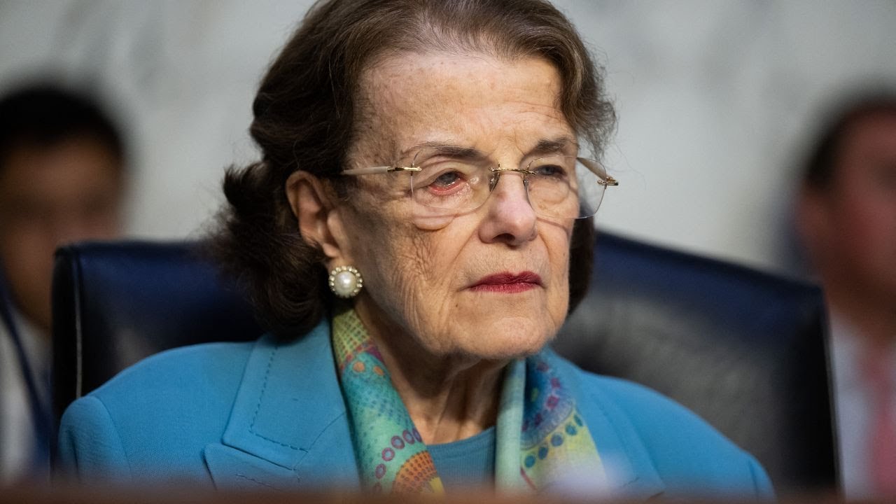 Dianne Feinstein Suffers Episode During Senate Vote - Staff Rushes In ...