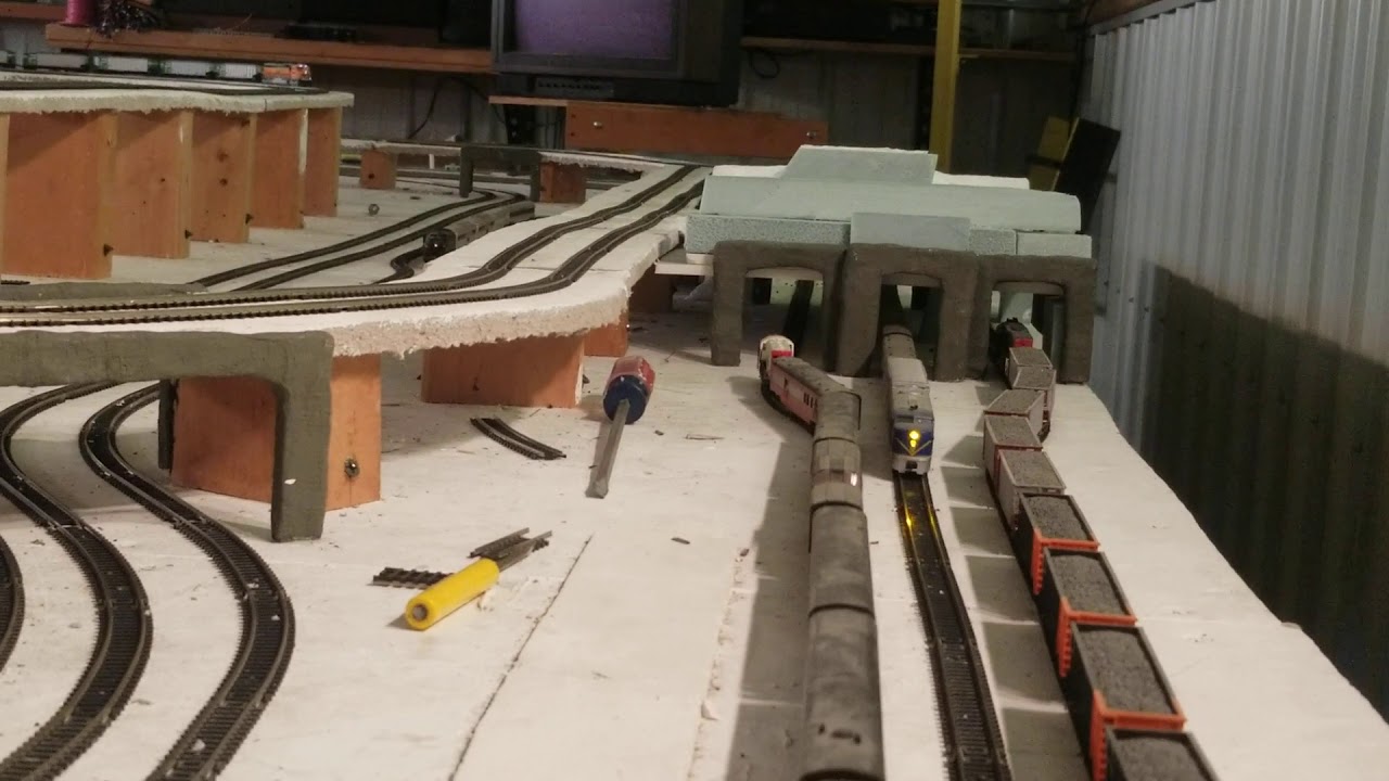 N scale tunnel meet up - YouTube