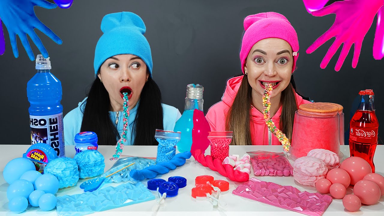 Pink VS Blue Food Challenge 빨간색 파란색 음식 챌린지 YumYum - YouTube