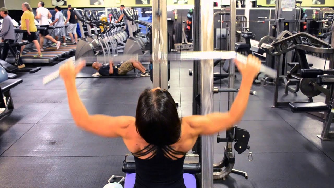Training Back (Lats) & Shoulders (Delts) with IFBB Bikini Body Pro ...