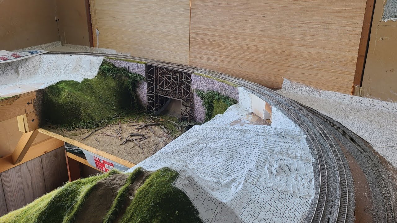 easier way to do scenery with plaster cloth on model railways - YouTube