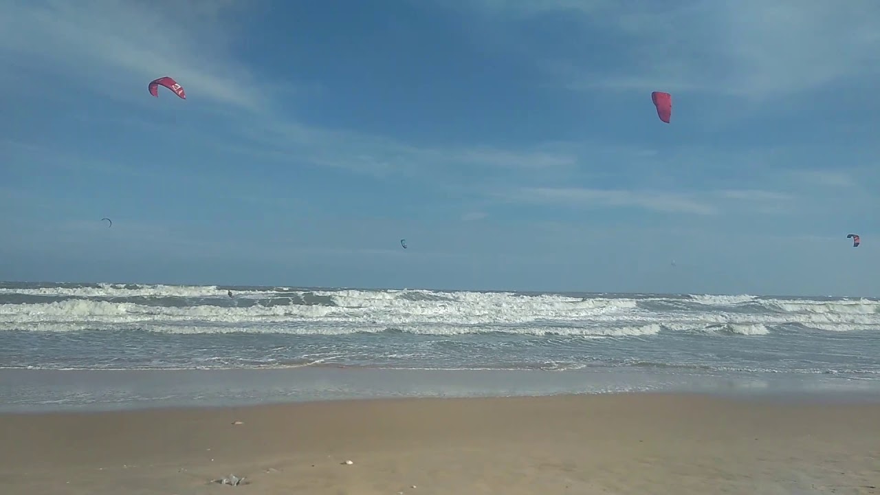 Kite surfing in the Mui ne Vietnam 14.12.2019 - YouTube