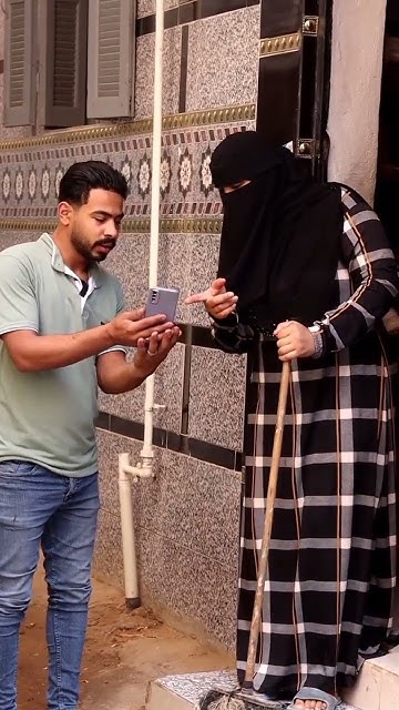 رجع من السفر لقي امه نايمه في الشارع Youtube