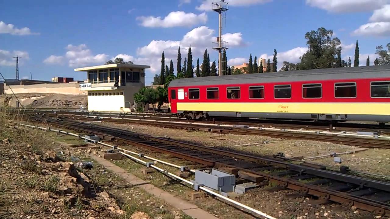 locomotive371...entrée en gare Oujda - YouTube