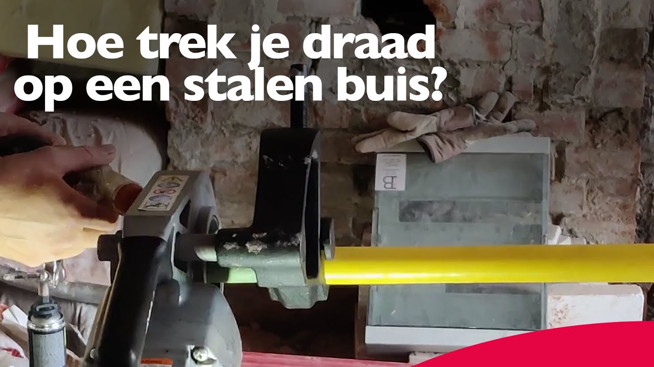 Hoe trek je draad op een stalen buis? - YouTube