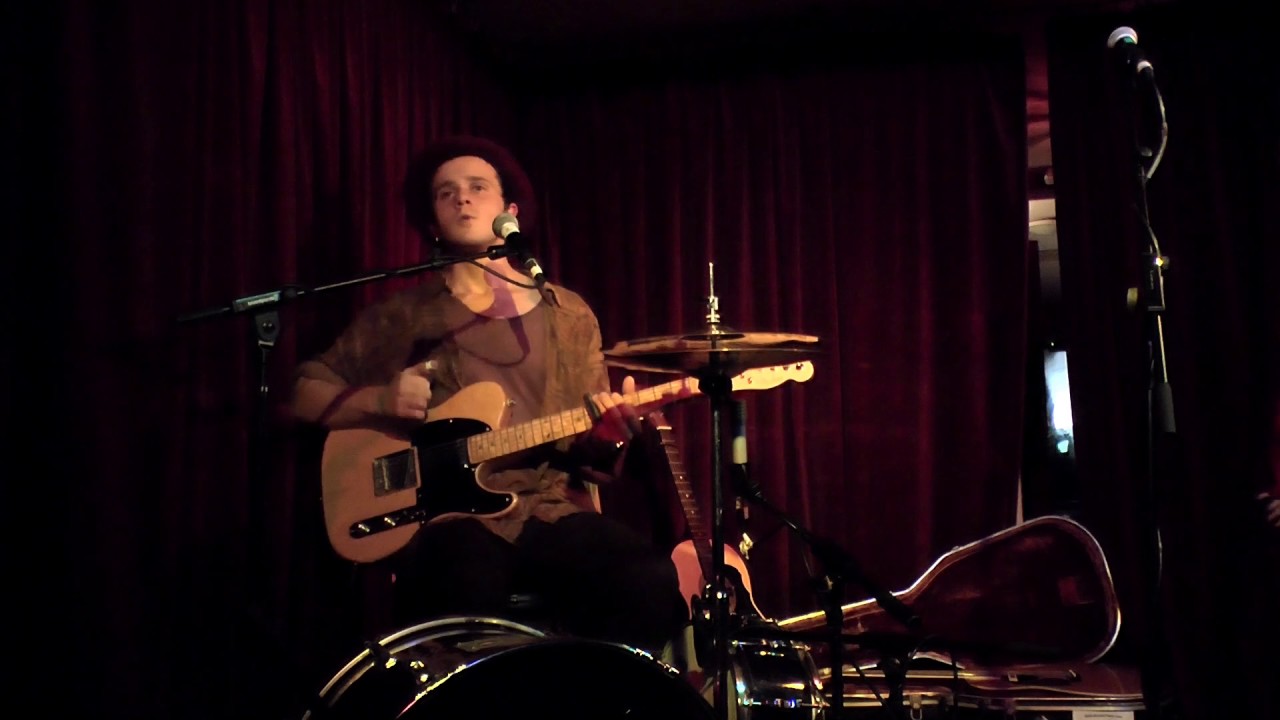 Andy Twyman - Little Red Rooster (Live at The Green Note, London) - YouTube