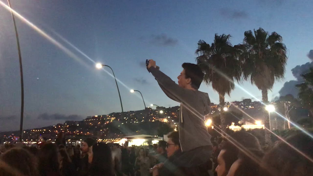 Liberato in concerto 9 Maggio 2018 Rotonda Diaz Mergellina Napoli - YouTube