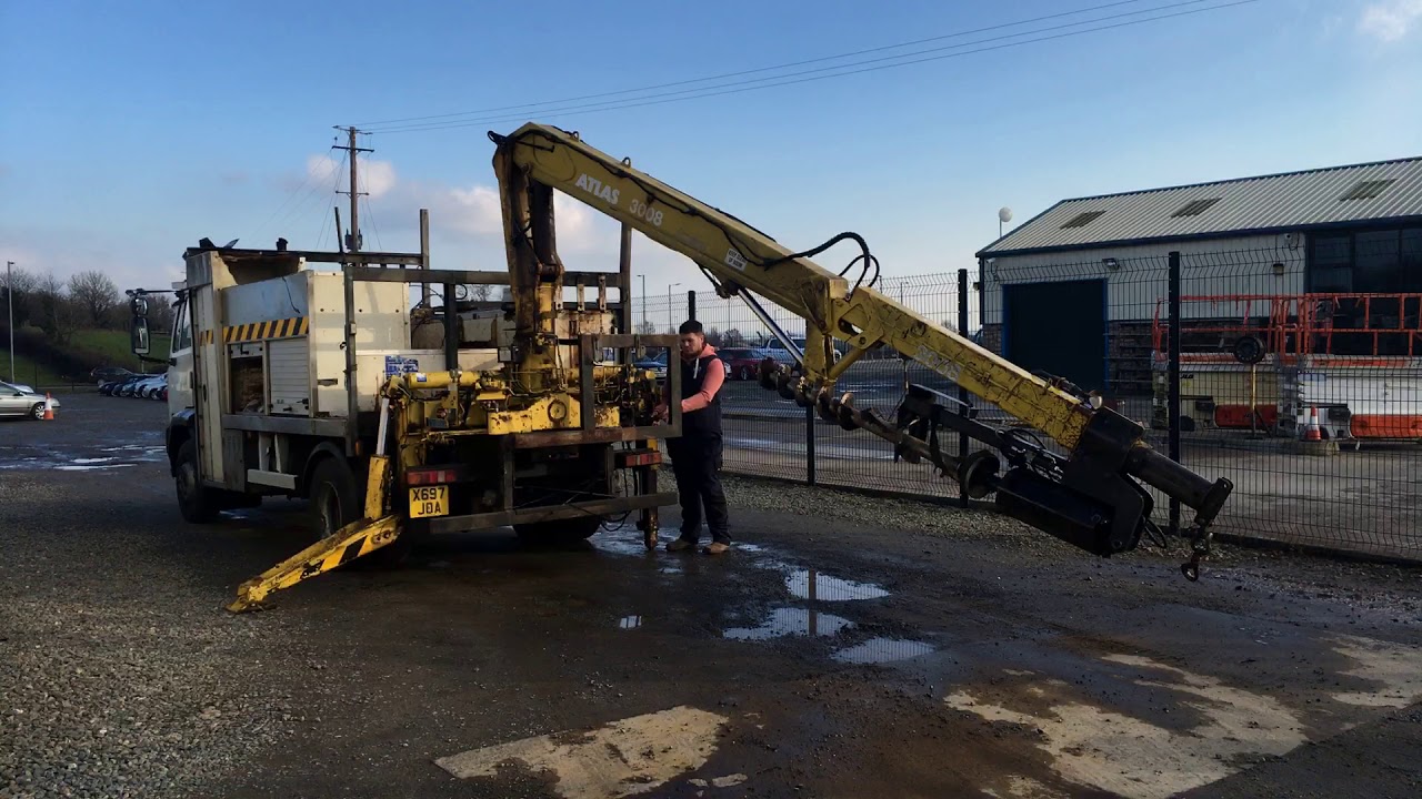 DAF 55 POLE LORRY C/W ATLAS CRANE & AUGER - YouTube