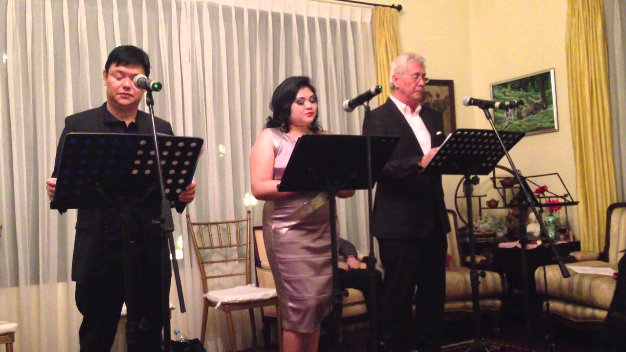 Roger Chua, Stephanie Aguilar, Joe Mari Trenias December 2012 - YouTube