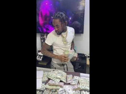 New York Drill Rapper Ron Suno Chain Snatched. Squeeze defends himself ...