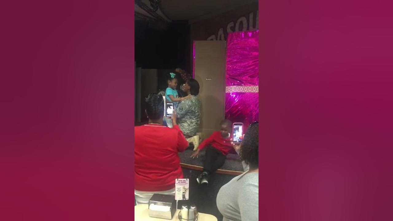 Army Mom Surprises Daughter With A Homecoming At Chuck E Cheese Youtube