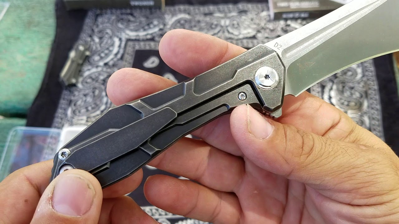 Todays video...knives, lube and flashlights. Enjoy. TwoSun TS41 and ...