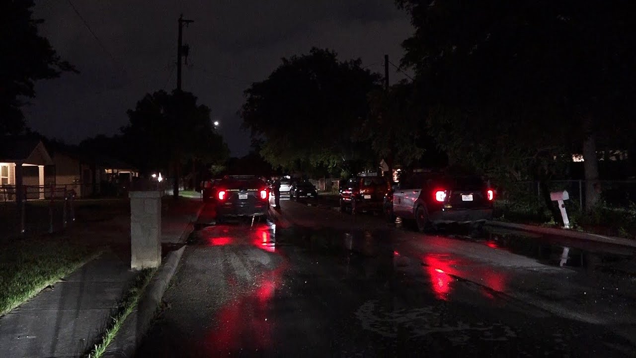 1 detained, 1 injured in family disturbance at home on West Side - YouTube