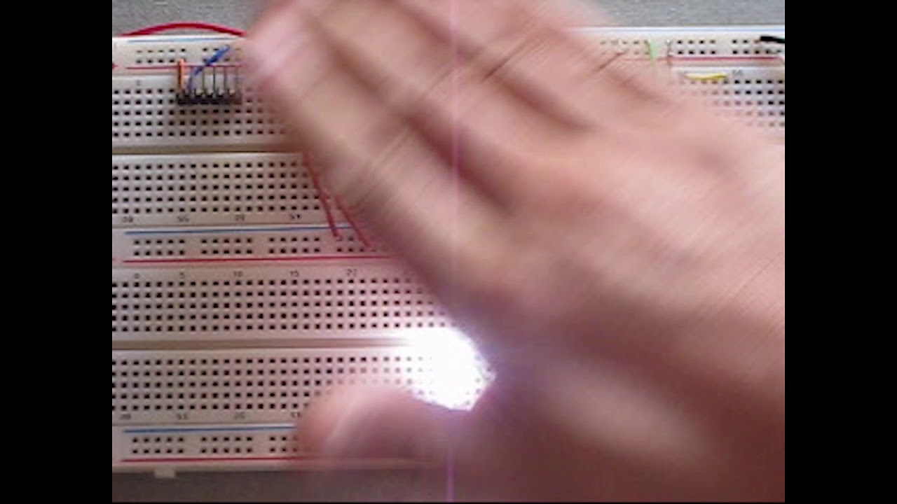 pir sensor와 555 Timer를 이용한 LED sensor light - YouTube