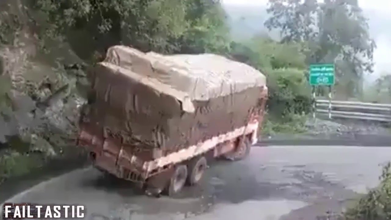 Truck Accidents in World 2016 || Best TRUCK FAILS Compilation || Failtastic - YouTube