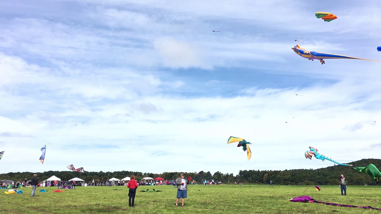 cherry valley kite festival timelapse - two line kite display - YouTube