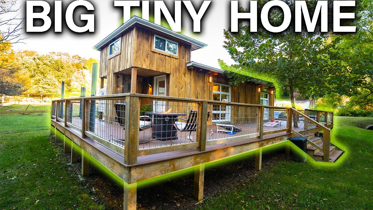 This tiny house sits on a farm and you get to feed the animals - YouTube