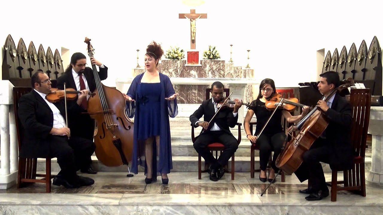 Rosa Helena canta (Panis Angelicus) - YouTube