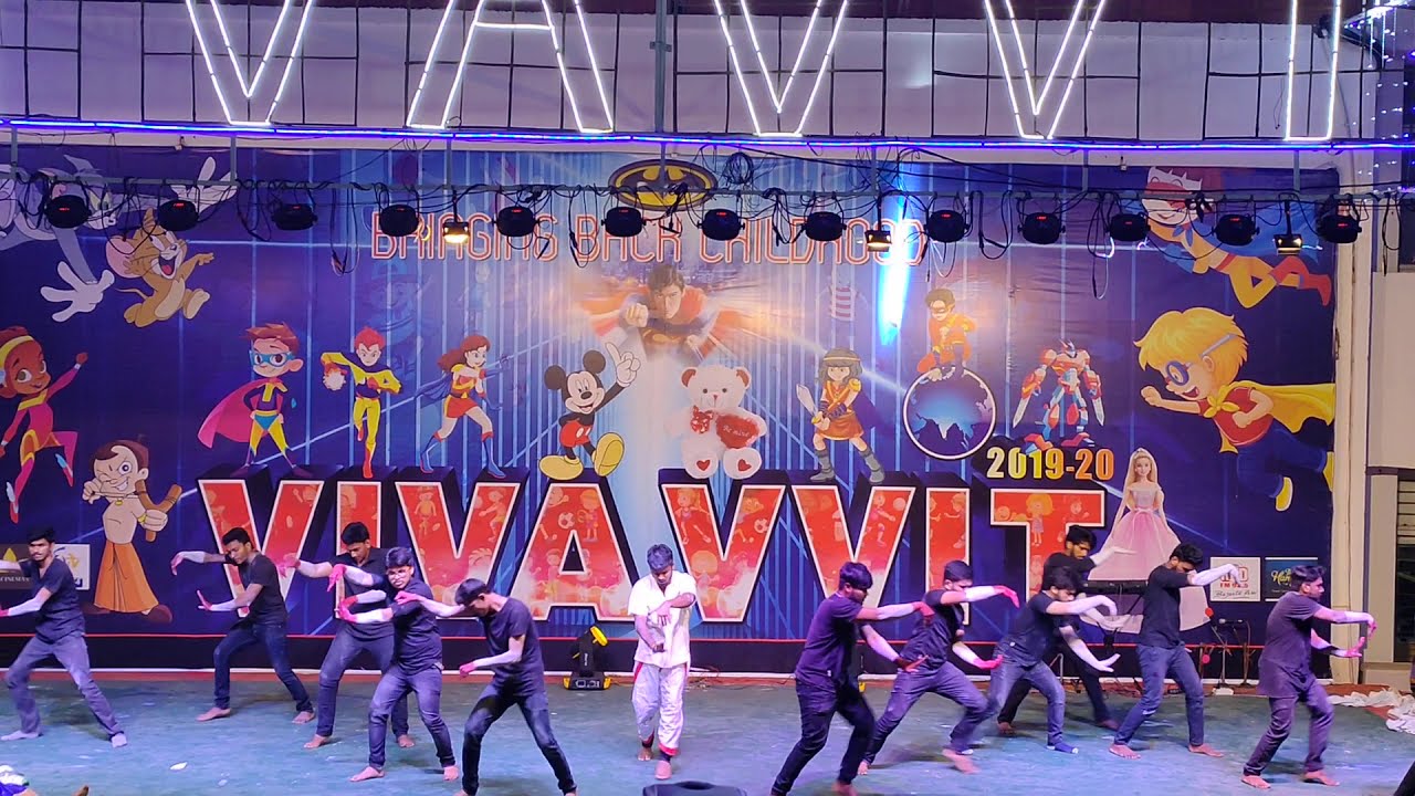 RVR&JCCE dance performance in @vvit college #arupu got standing ovation ...