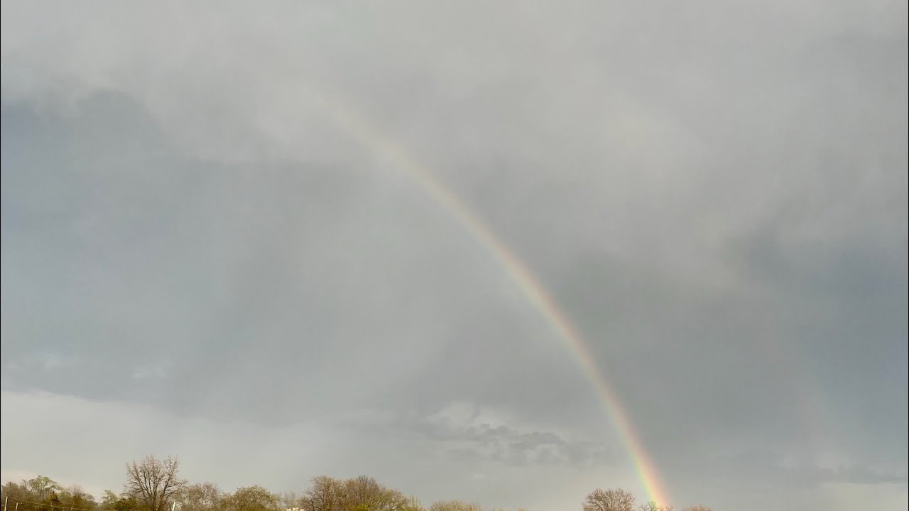 The missing color in the popular rainbow: Indigo is important. The ...