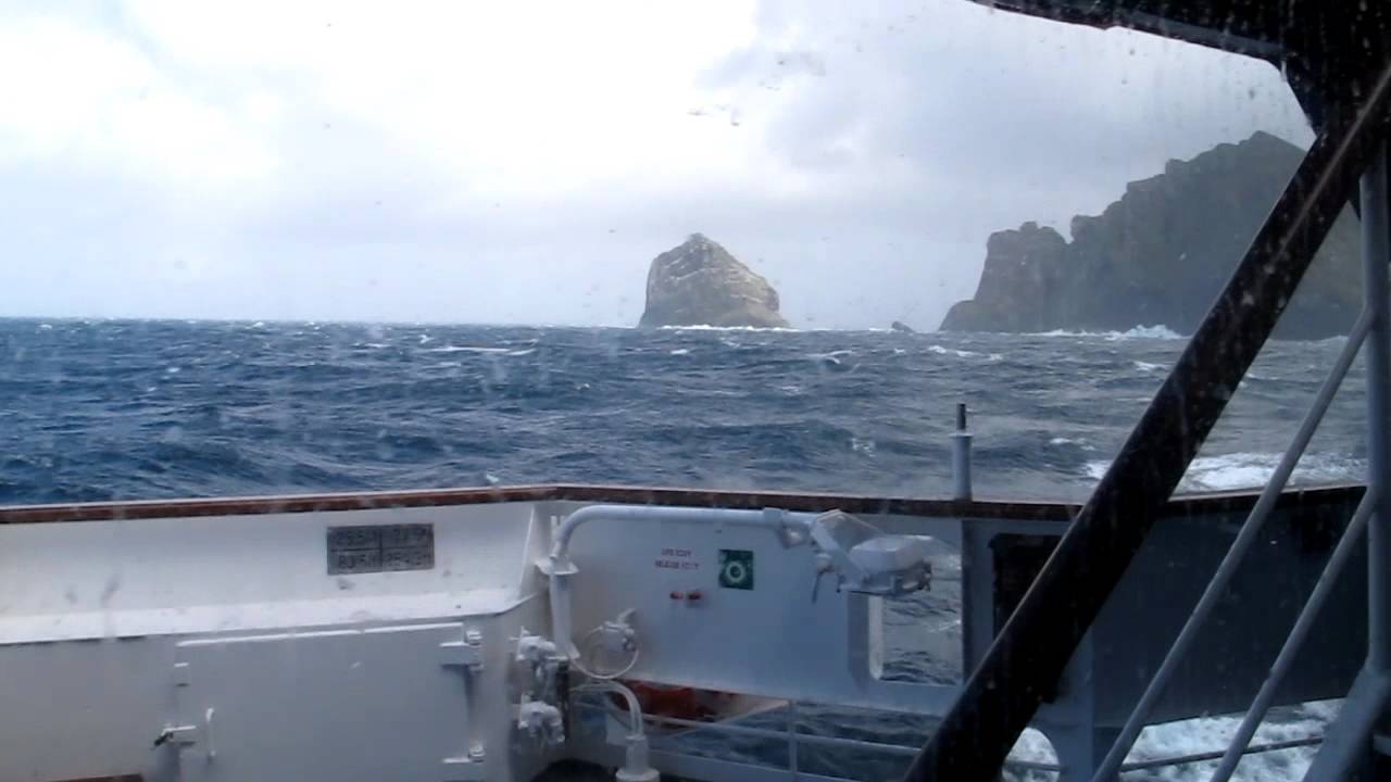 mv Clipper Odyssey around Stacs of St Kilda Isl (Scotland) - YouTube