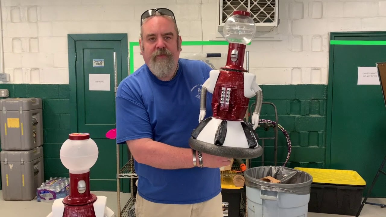 MST3K LIVE: Tour Update #12 – R&D: Bunraku Tom Servo - YouTube