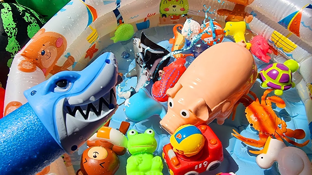 MUGGY summer! Learn English while playing with water guns. Sea Animals ...