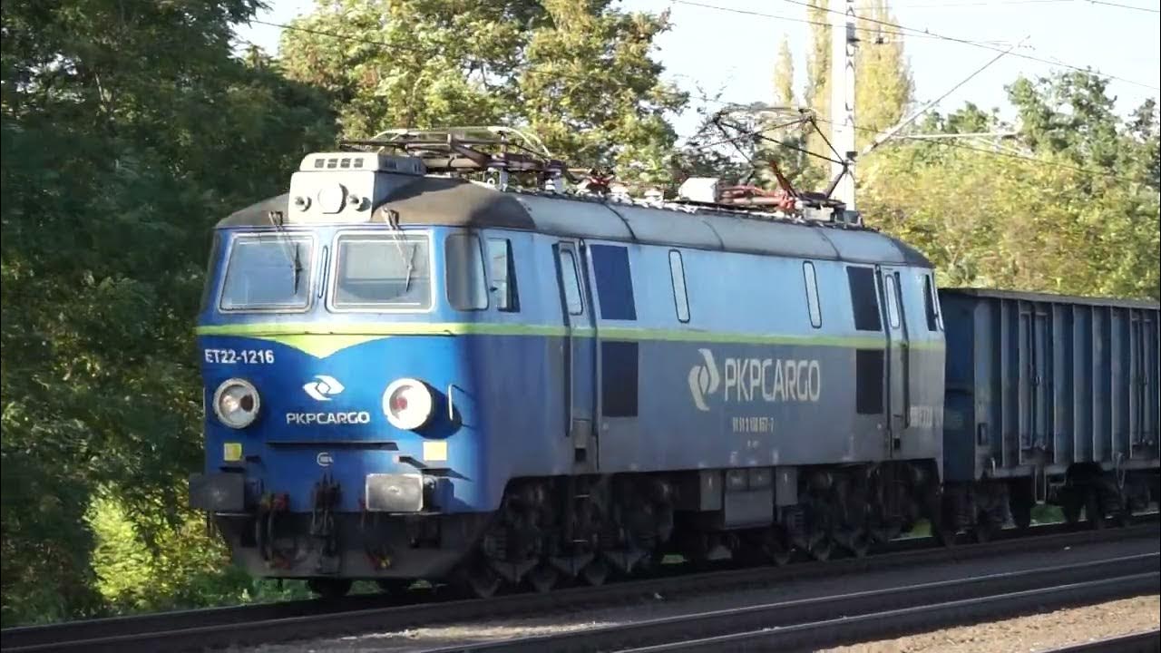04.11.2023 Wrocław Popowice - Lokomotywa ET22-1216 z węglarkami - YouTube
