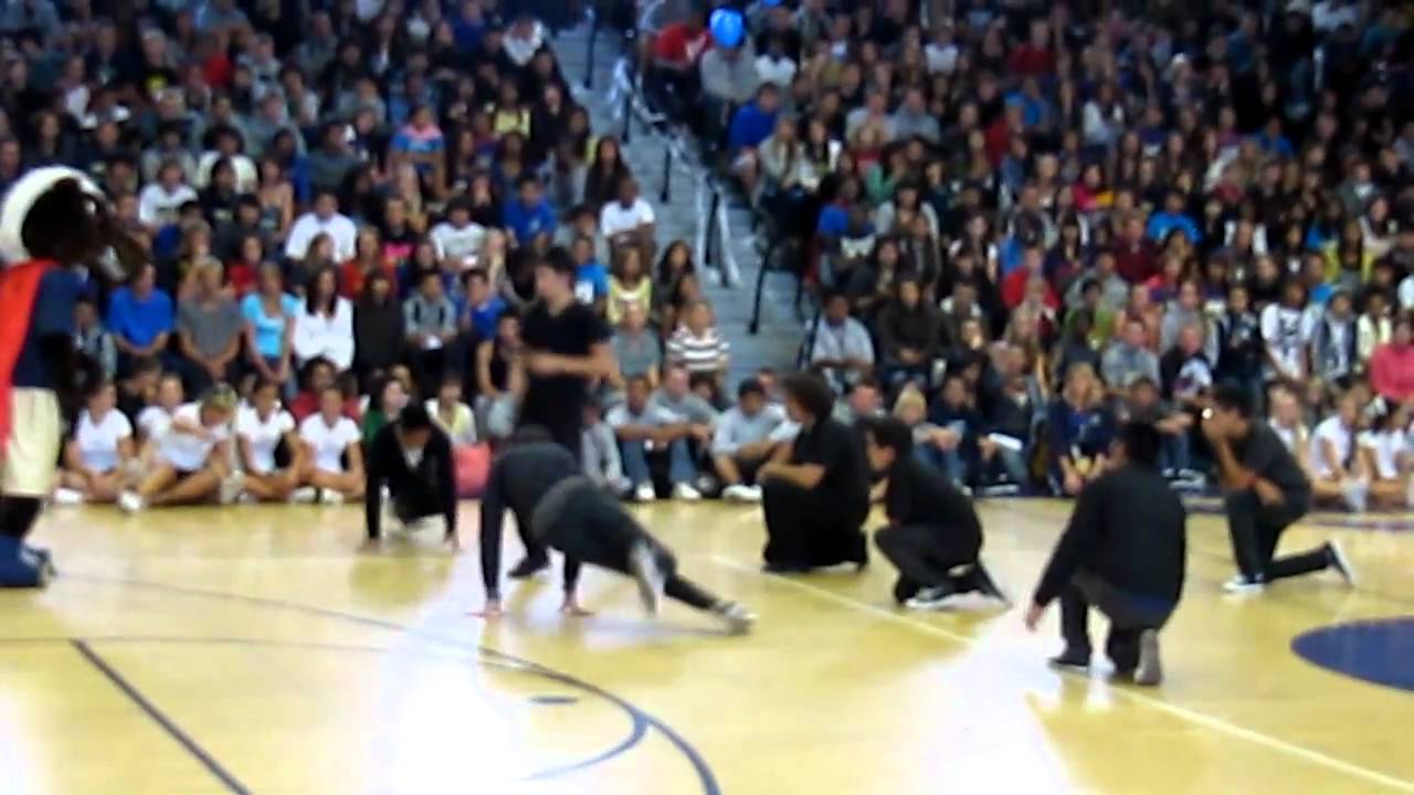 VMHS Homecoming Rally 2010 (Better angle) - YouTube