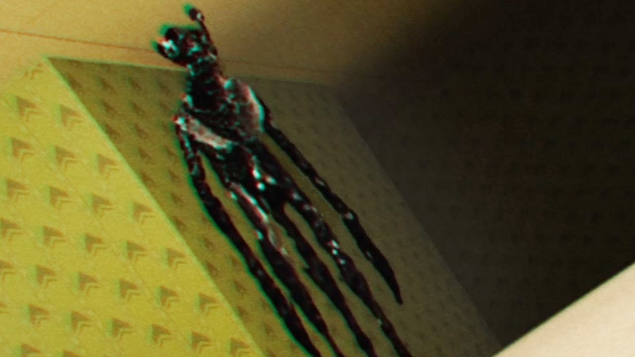 BACKROOMS - WEIRD GLITCH (Unknown footage) - YouTube