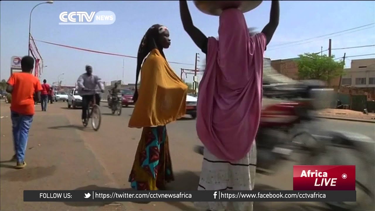 Niger prepares for vote despite opposition withdrawal - YouTube