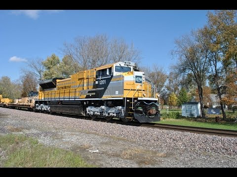 HiDef: 10/25/12 EMDX 1201 SD70ACe CAT Demo leads NS O55 Bartelso, IL ...