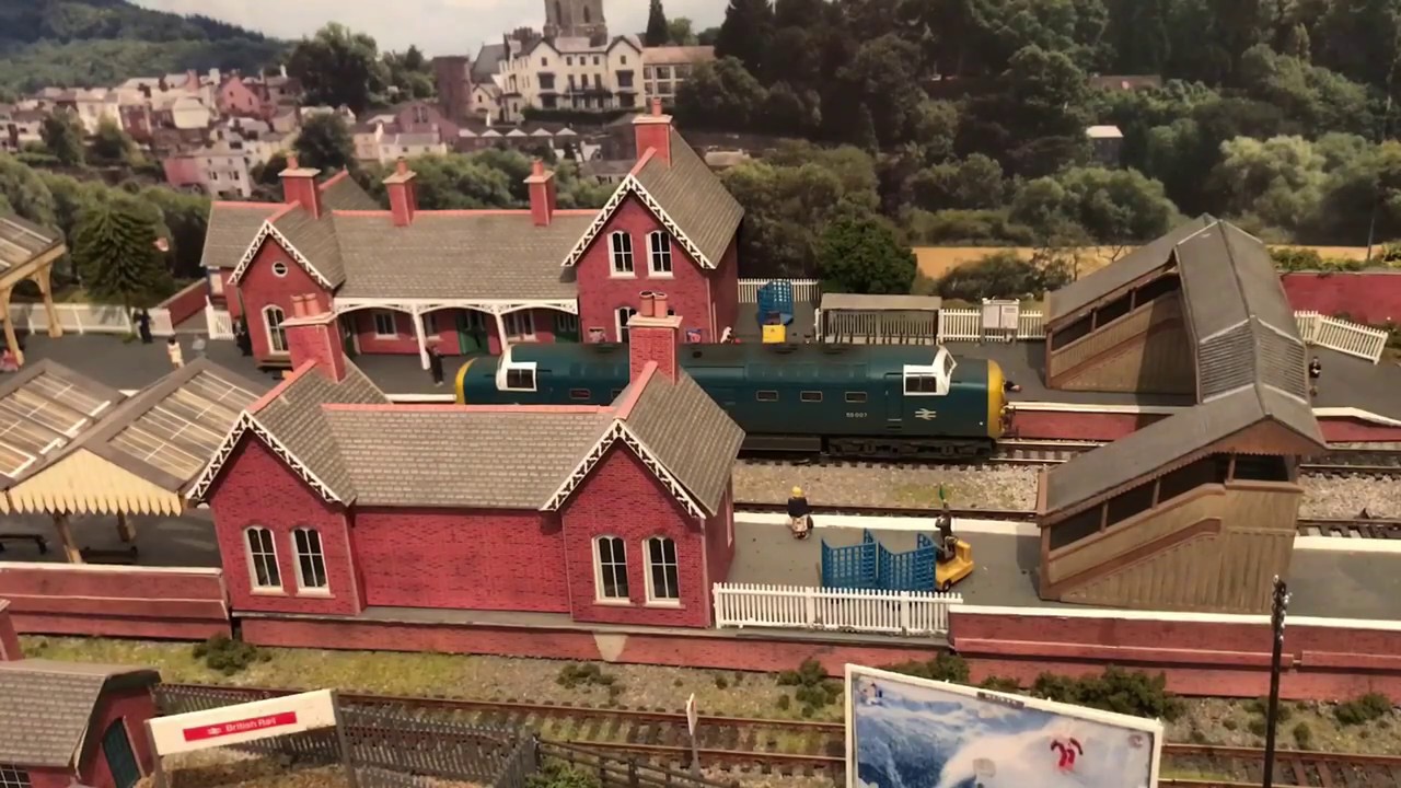 Bachmann class 55 Deltic Pinza legomanbiffo sound em2 speakers - YouTube
