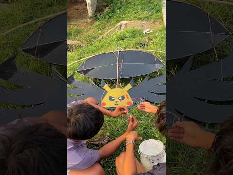 Nerbangin layangan ram raman pikachu #vlog #main #layangan