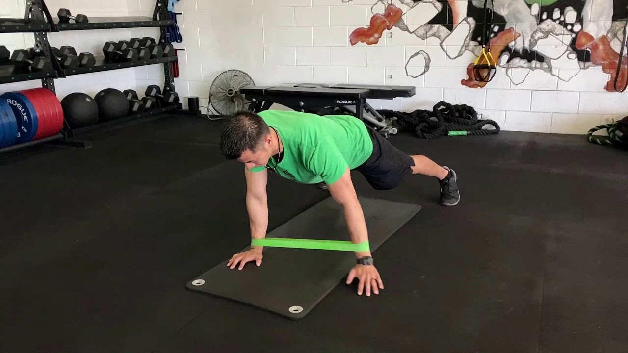 Band Plank Reaches - YouTube