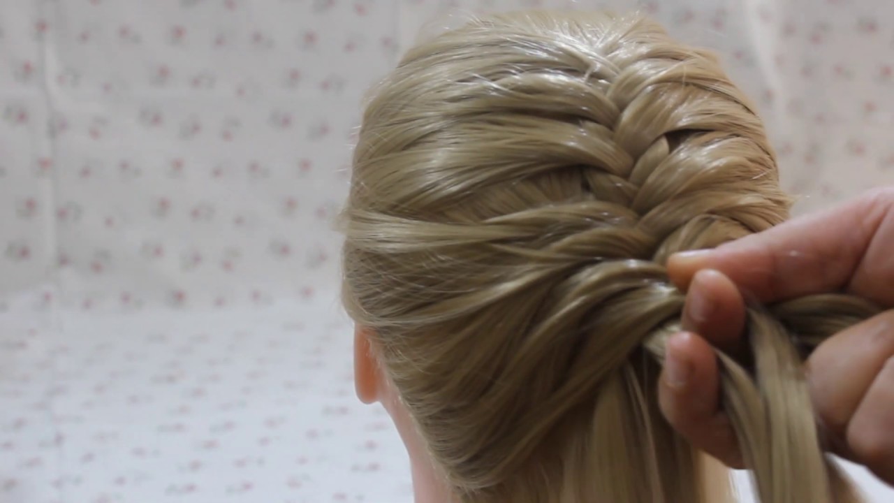 How To Basic French Braid Classic french Braid tutorial - YouTube