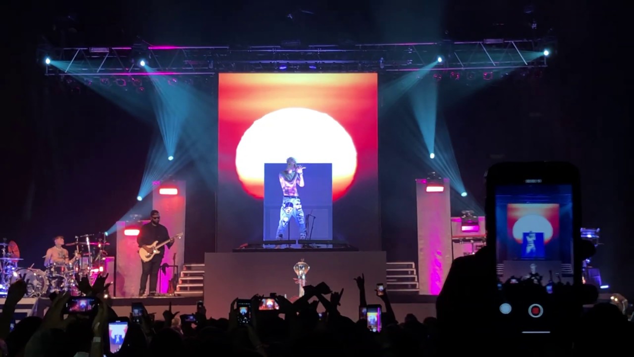 Machine Gun Kelly - 27 (Live @ the South Side Ballroom) - YouTube