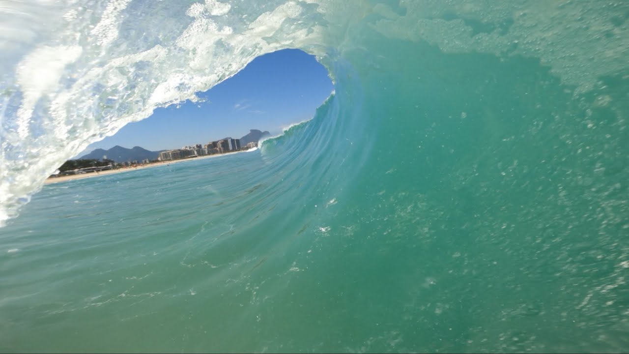 #011 - Surf em POV de Gopro em dia clássico de terral e tubos na Reserva, Rio de Janeiro, RJ ...