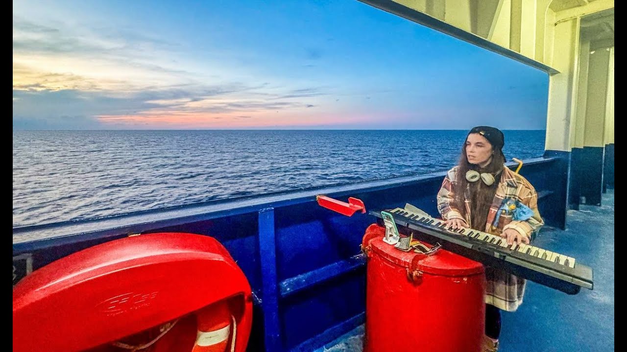 AZIZA ESKENDER - Half-island - YouTube