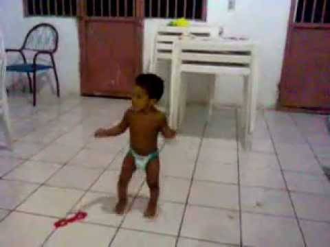 Bebê dançando dance!
