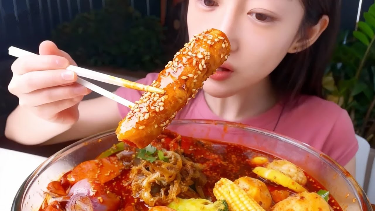 Spicy Hot Pot Challenge! Beautiful Girl Devours Red Oil BoBo Chicken 🔥🍗 ...