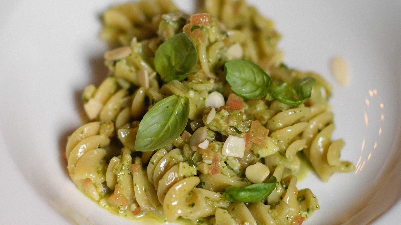 Fusilloni alla Trapanese | Le Ricette di Molto Italiano - YouTube