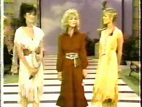 Mandrell Sisters Barbara Louise Irlene Opening sequence- Happy Tracks ...